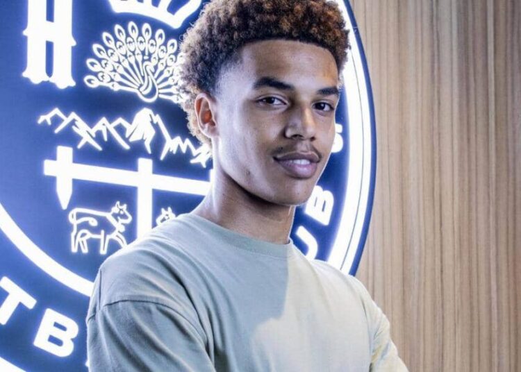 Cameroon's Yonis Njoh signs first professional contract - KICK442 Sport ...